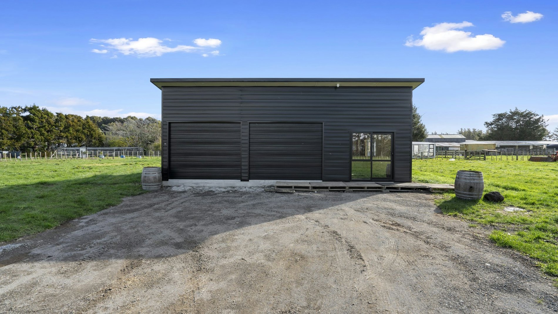 Large Garages & Extra Spaces | Buildings | Versatile