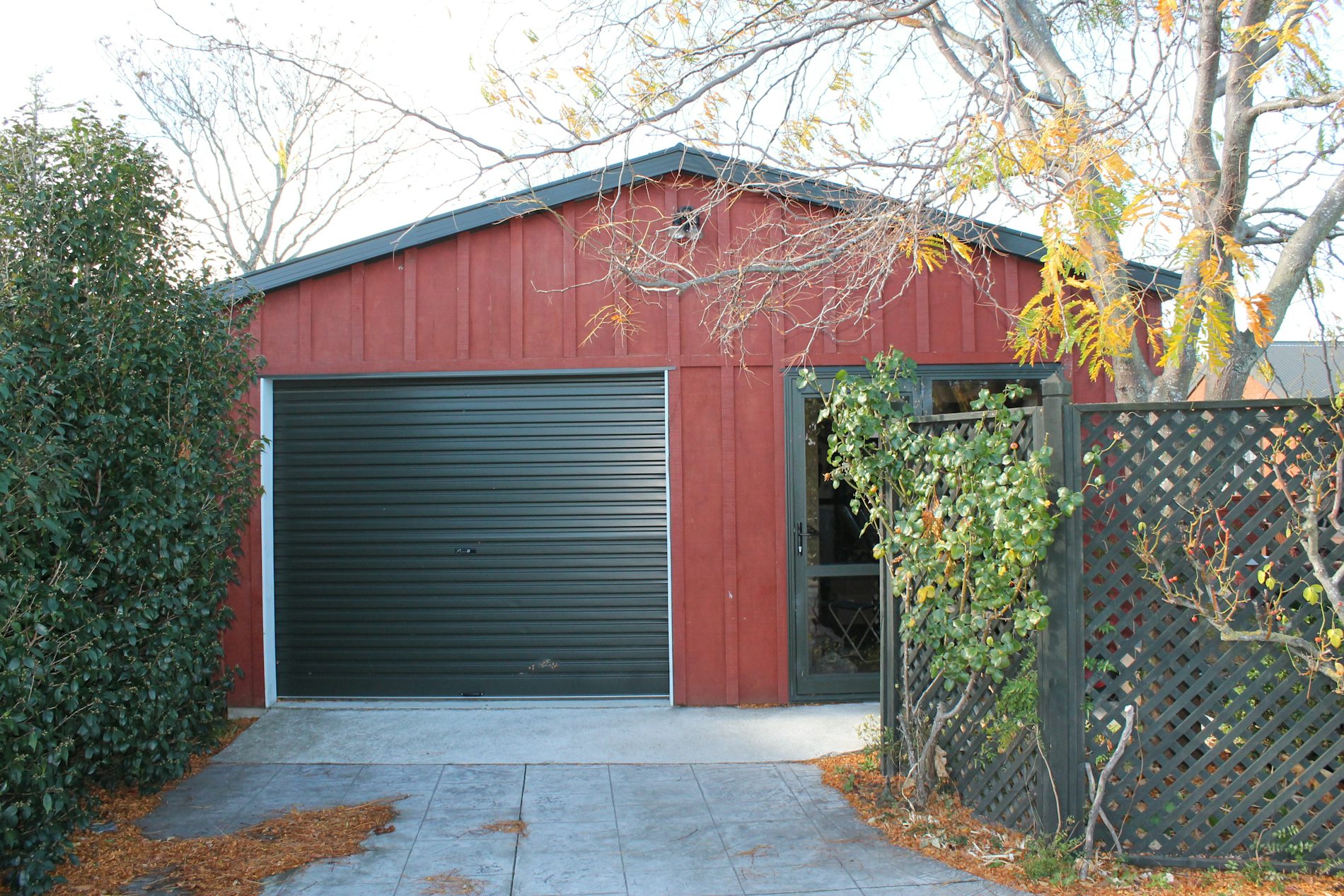 Large Garages & Extra Spaces | Buildings | Versatile