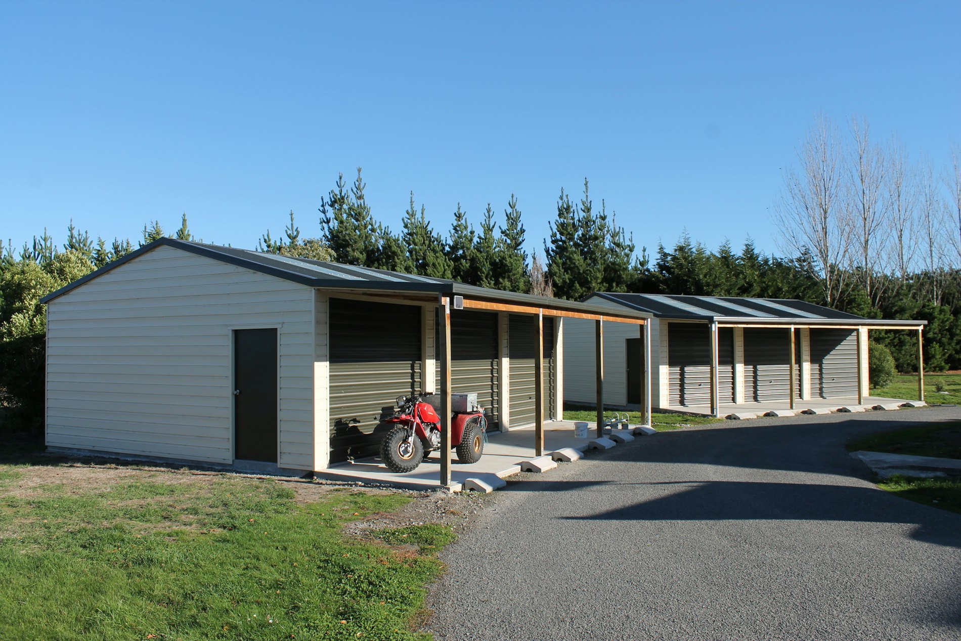 Large Garages & Extra Spaces | Buildings | Versatile