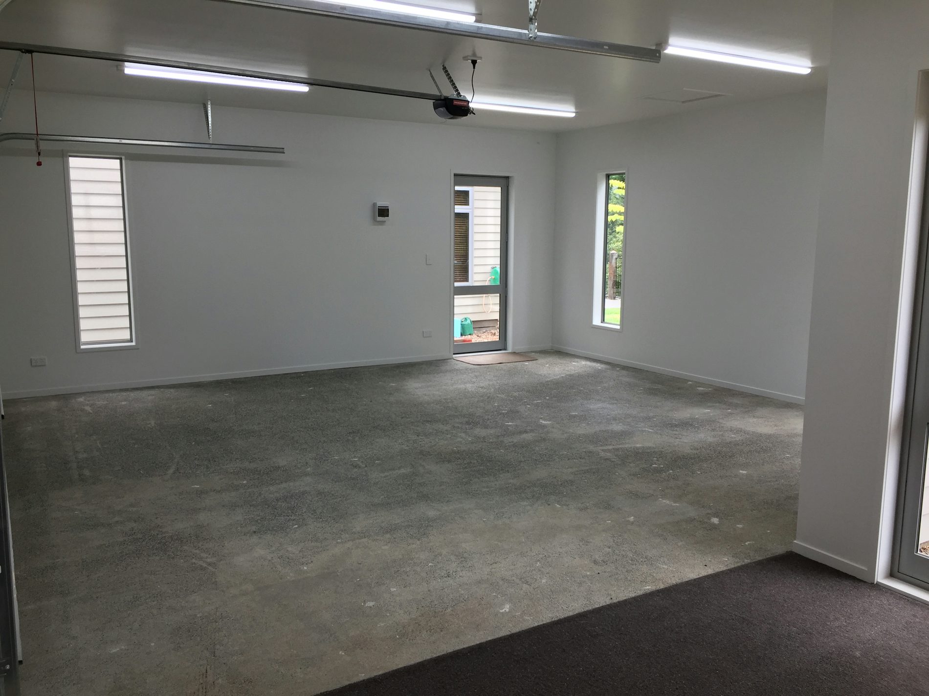 Large Garages & Extra Spaces | Buildings | Versatile