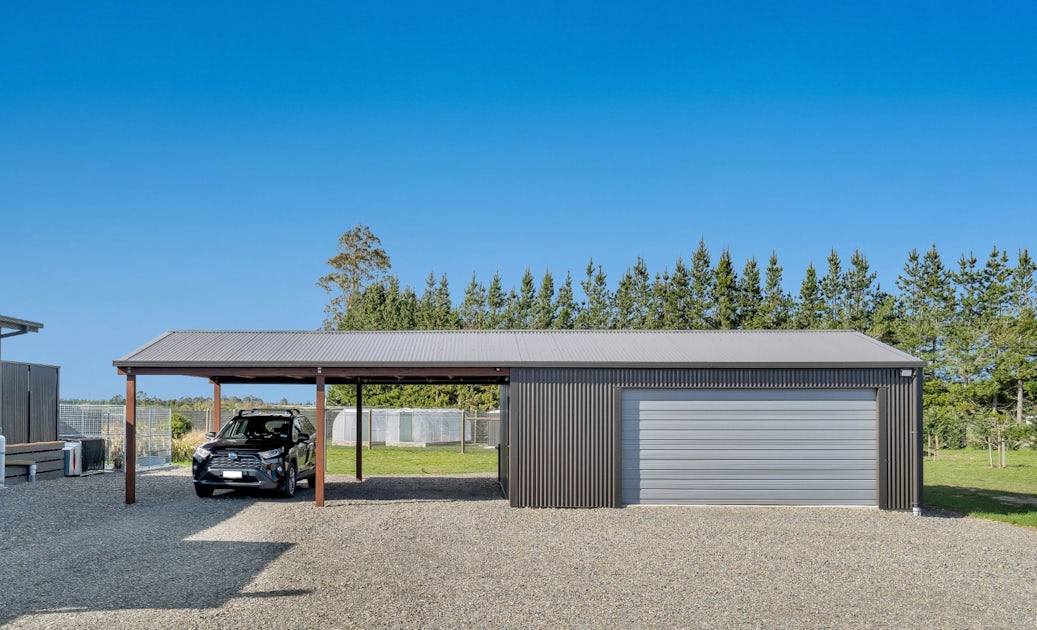Large Garages & Extra Spaces | Buildings | Versatile