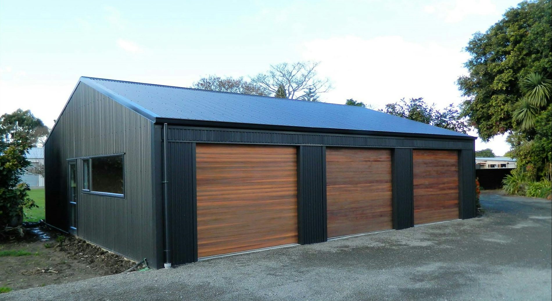 Large Garages & Extra Spaces | Buildings | Versatile