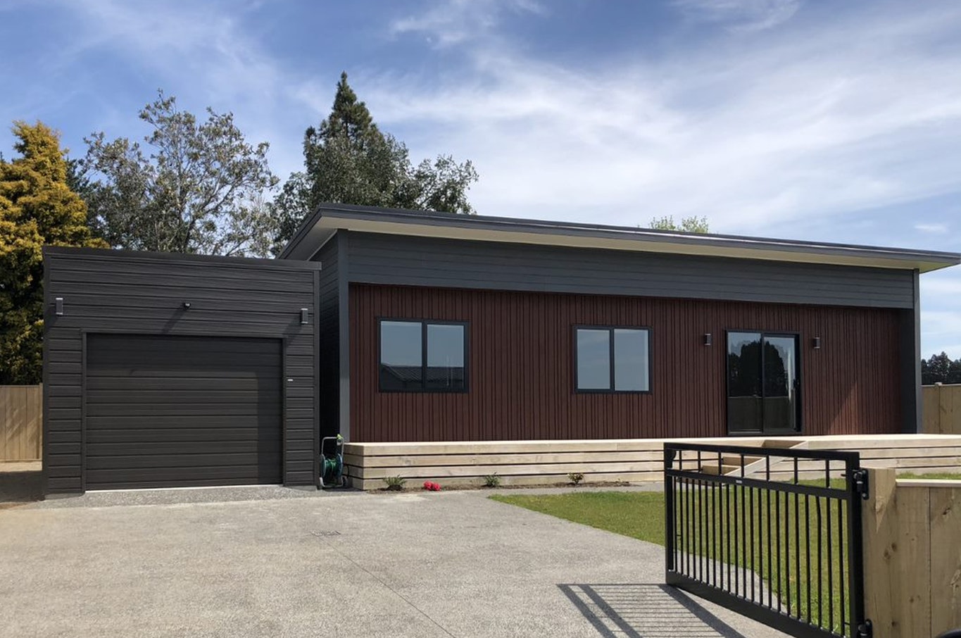 Single Garages | Buildings | Versatile